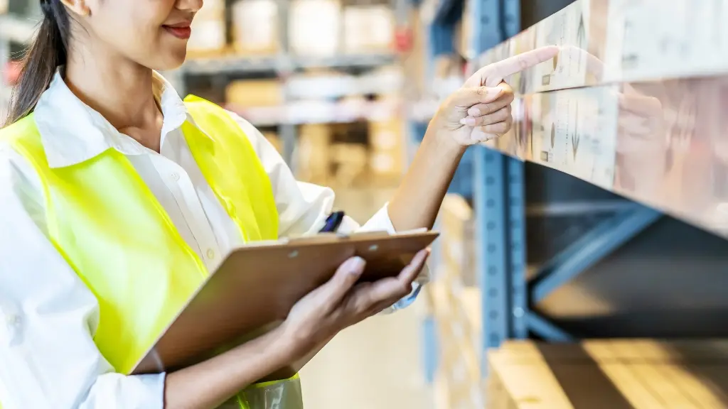 ¿Qué hace un auxiliar de logística?